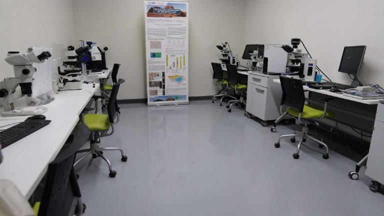 Research & Teaching Laboratories – CPG